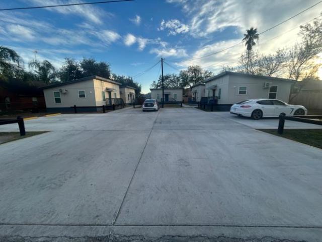 2 Br, 1 bath, Single Family 8413 Jaime Cavazos St