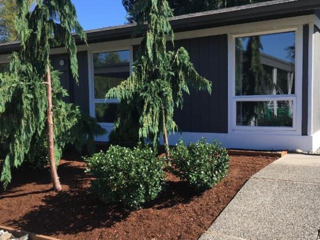 2 Br, 1 bath, Single Family 842 Phoenix St NE
