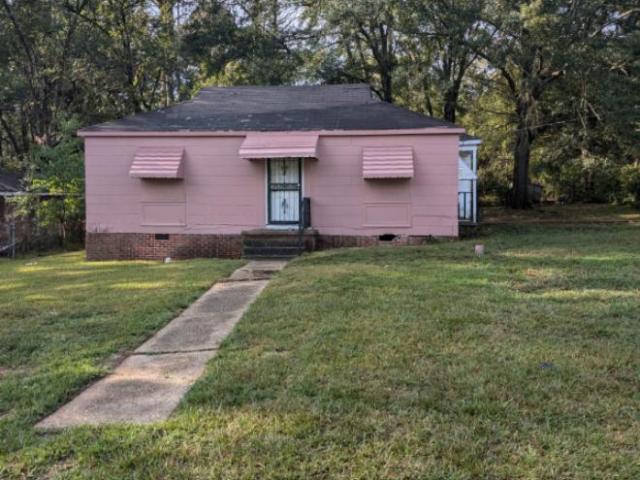 2 Br, 1 bath, Single Family 845 Combs Street