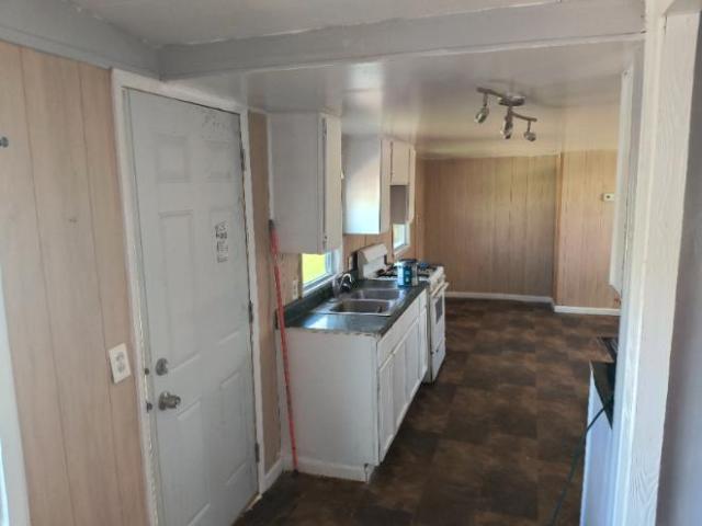 2 Br, 1 bath, Single Family 8464 Cleveland Ave Nw