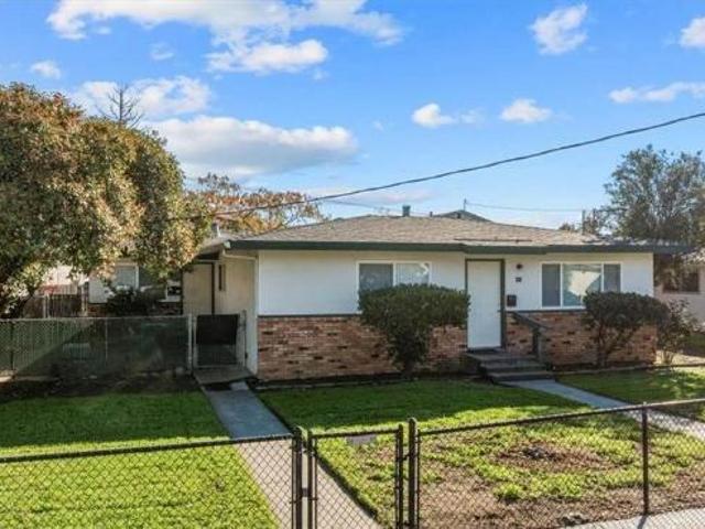 2 Br, 1 bath, Single Family 855 Gardella Ave