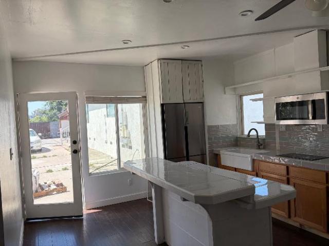 2 Br, 1 bath, Single Family 864 Farr Ave