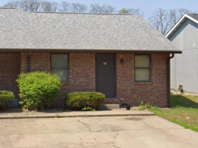 2 Br, 1 bath, Single Family 8701 N Raintree Ct