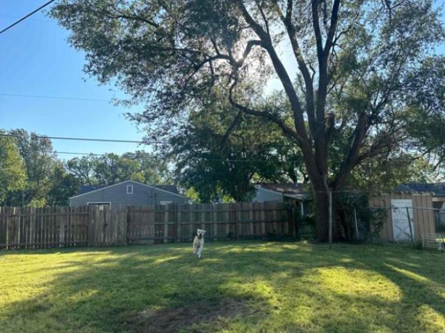2 Br, 1 bath, Single Family 877 Pontiac Ave
