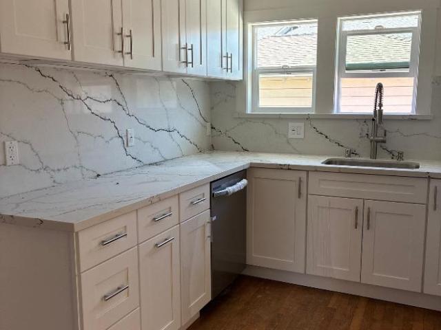 2 Br, 1 bath, Single Family 875 Villa Avenue