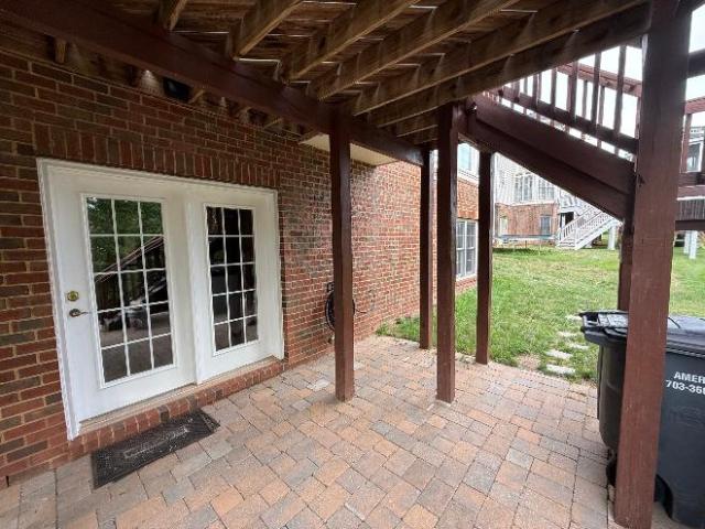 2 Br, 1 bath, Single Family 8010 Tysons Oaks Ct