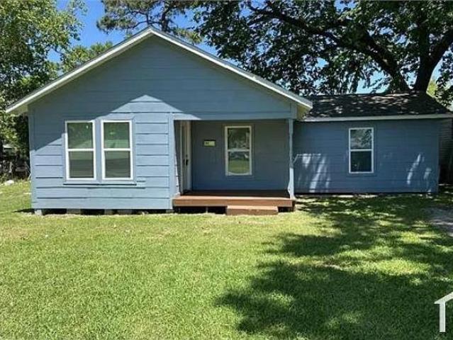 2 Br, 1 bath, Single Family 806 4th Ave N