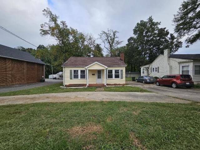 2 Br, 1 bath, Single Family 808 E Main St