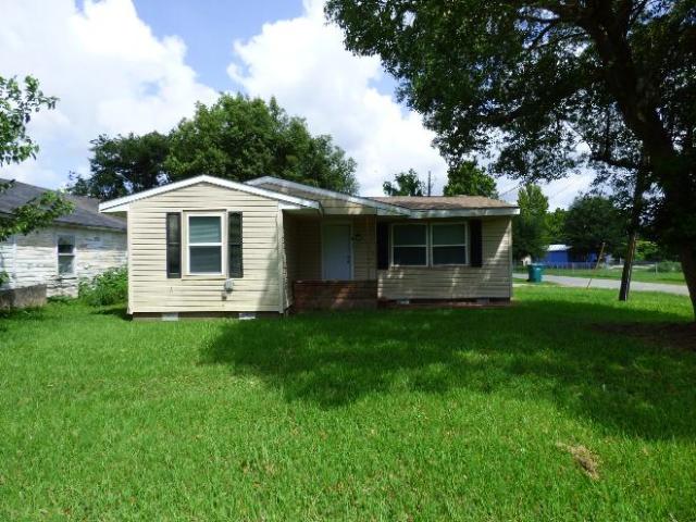 2 Br, 1 bath, Single Family 811 Texas Ave
