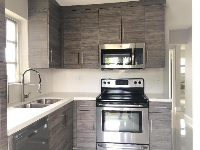 2 Br, 1 bath, Single Family 811 Nw 6 Avenue