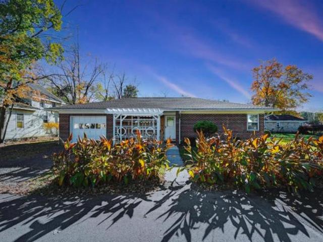 2 Br, 1 bath, Single Family 819 Fairview Avenue