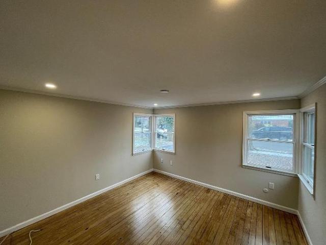 2 Br, 1 bath, Single Family 819 Rosewood Ave