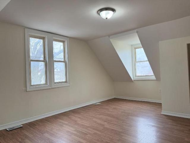 2 Br, 1 bath, Single Family 8307 South Buffalo Avenue
