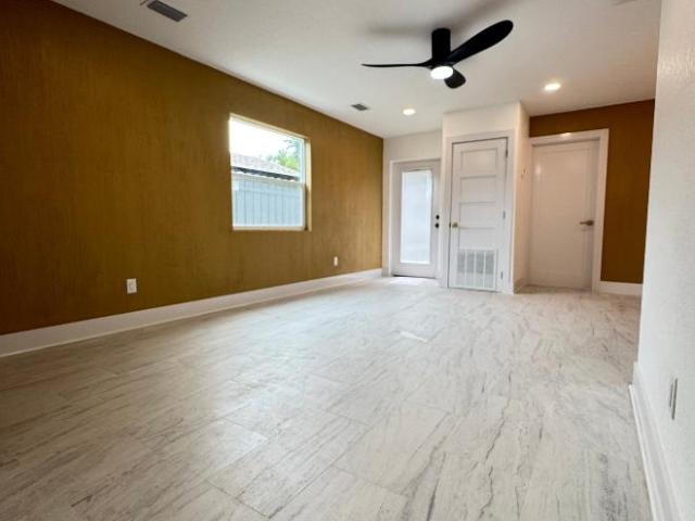 2 Br, 1 bath, Single Family 8319 Jana Dr
