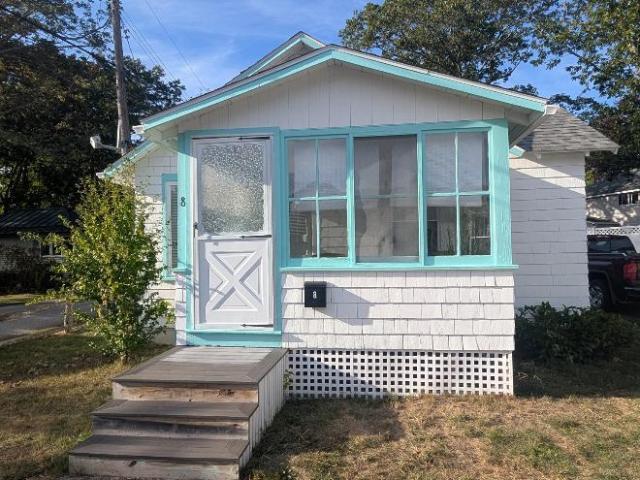 2 Br, 1 bath, Single Family 8 Glenwood Lane