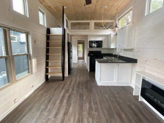2 Br, 1 bath, Single Family 8 Tiny Home Cir