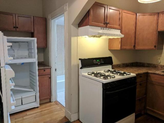 2 Br, 1 bath, Single Family 94 Spring St