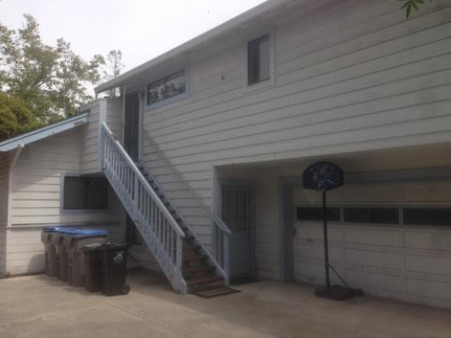 2 Br, 1 bath, Single Family 950 1/2 Pershing Avenue
