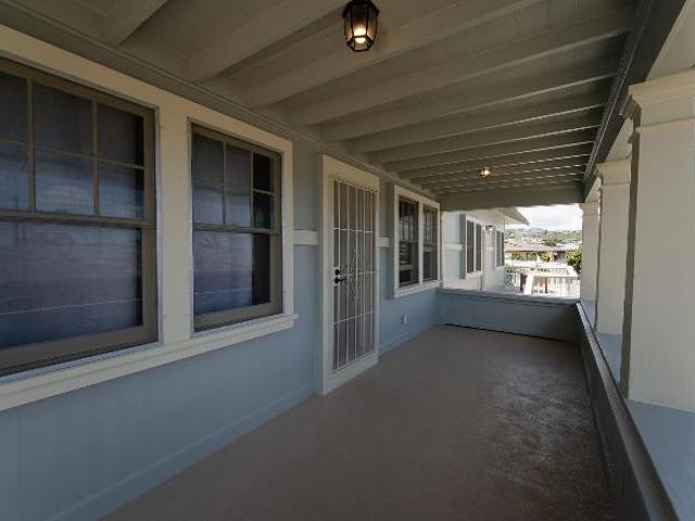 2 Br, 1 bath, Single Family 99 52 Moanalua Road