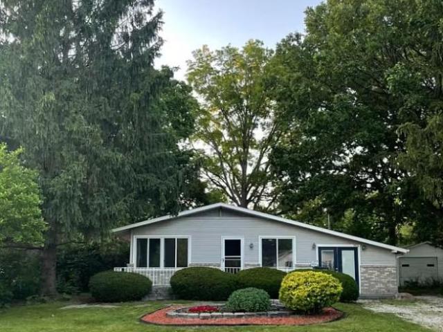 2 Br, 1 bath, Single Family 902 E Burkwood Dr