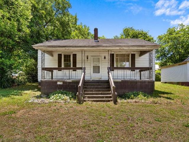 2 Br, 1 bath, Single Family 902 Pickens St