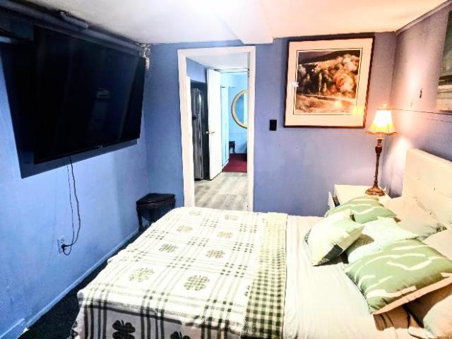 2 Br, 1 bath, Single Family 913 Franklin Ave