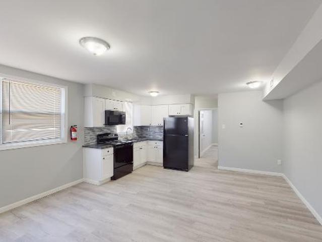 2 Br, 1 bath, Single Family 910 Gateway Boulevard