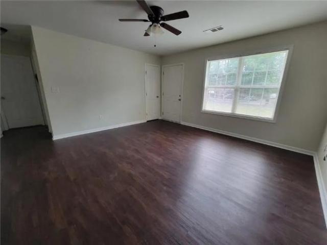 2 Br, 1 bath, Single Family 9167 Bent Pine Ct NE