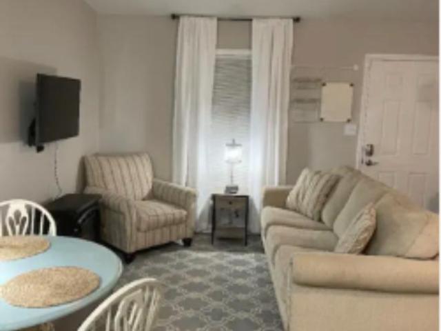 2 Br, 1 bath, Single Family 916 Kyle Ave