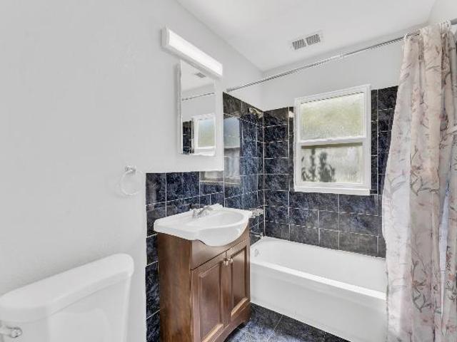 2 Br, 1 bath, Single Family 916 Poplar Ave