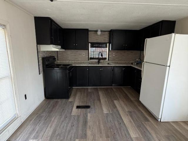 2 Br, 1 bath, Single Family 918 Elm St