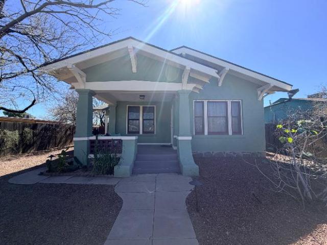 2 Br, 1 bath, Single Family 921 W Alameda St