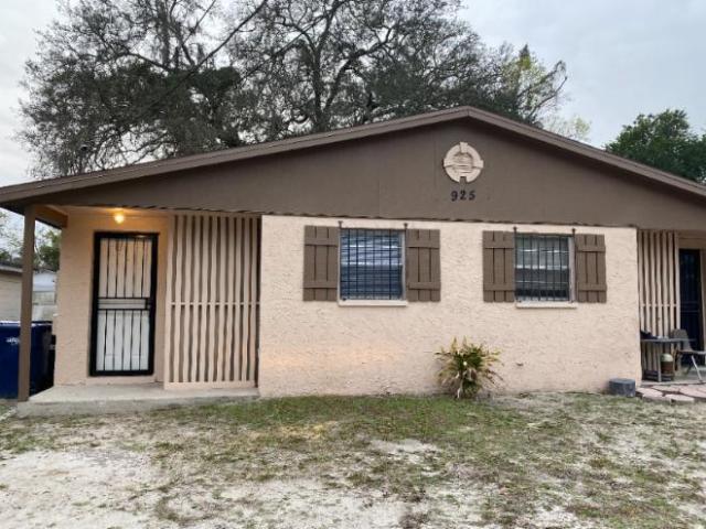 2 Br, 1 bath, Single Family 925 N Castle Ct