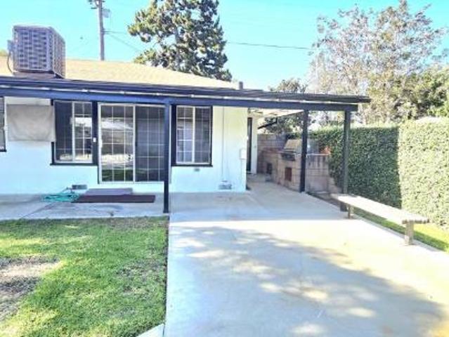 2 Br, 1 bath, Single Family 9341 Olive St