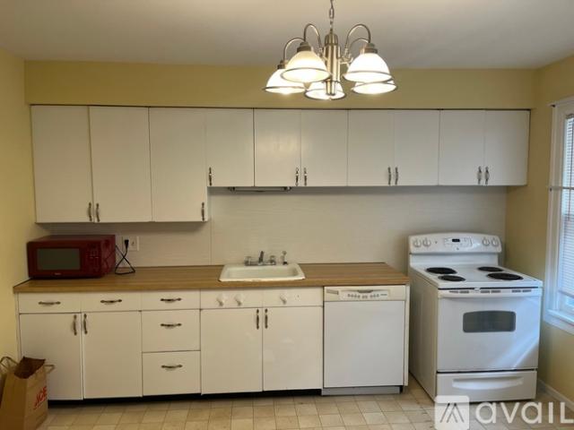 2 BR, 1 BA Apartment Oram St, Unit 2, Scranton, PA 18504