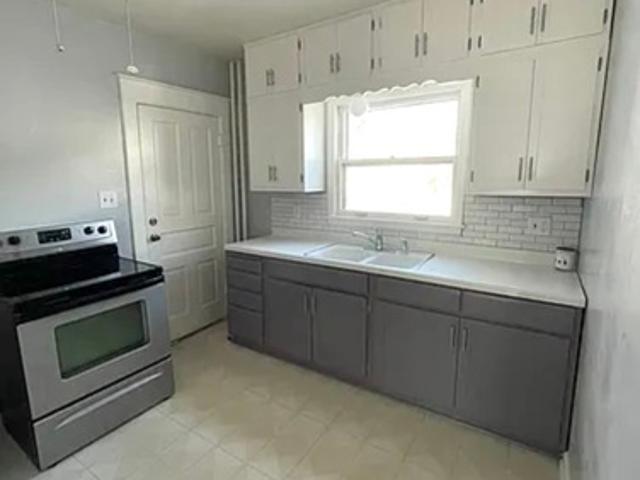 2 BR, 1 BA Apartment Case Ave E, Unit 1, Saint Paul, MN 55130