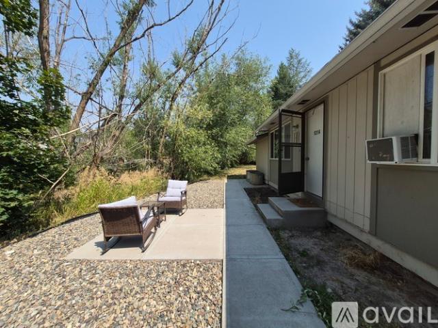 2 BR, 1 BA Apartment Hanson Ave, Unit 1214, Moscow, ID 83843