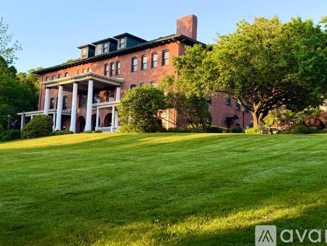 2 BR, 1 BA Apartment Furnished Private Room High Street, Unit 2, Saint Albans, VT 05478