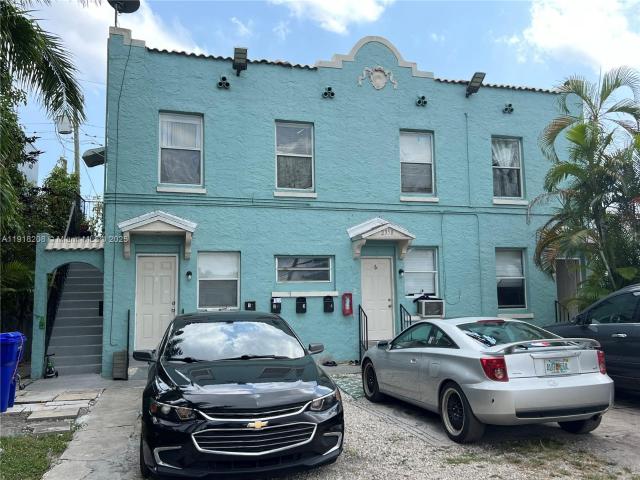 2 BR, 1 BA Apartment Shenandoah, Miami, FL 33145