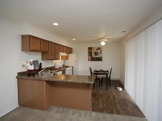 2 BR, 1 BA Apartment 14010 W 63rd St Unit 6312 39, Shawnee, KS 66216