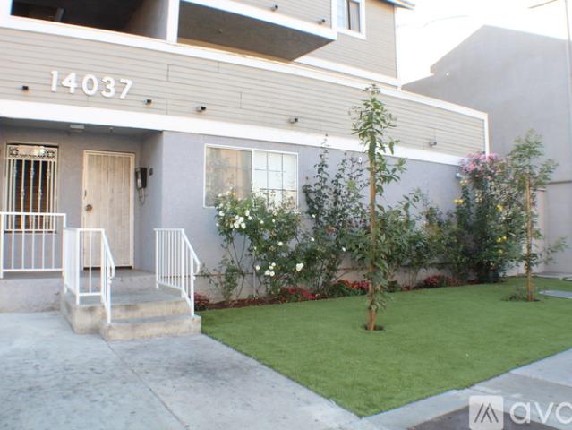 2 BR, 1 BA Apartment 14037 Cerise Ave, Unit 15, Hawthorne, CA 90250