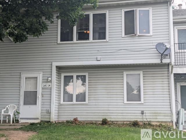 2 BR, 1 BA Apartment 1411 Farrington St, Unit B, Saint Paul, MN 55117