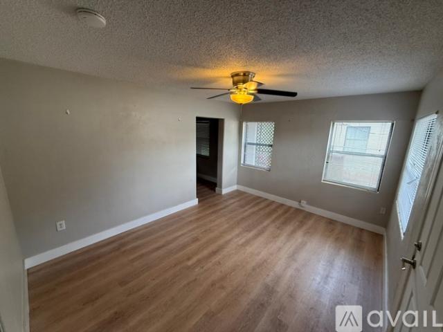 2 BR, 1 BA Apartment 1414 E Muriel St, Orlando, FL 32806