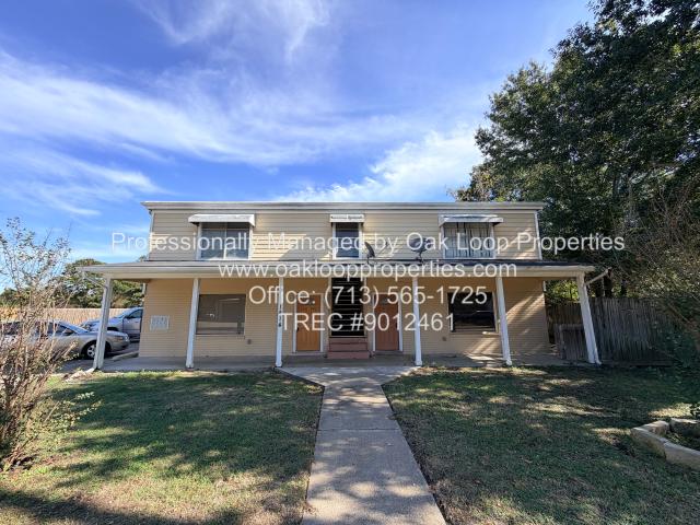 2 BR, 1 BA Apartment 1414 East Avenue Apt A, Katy, TX 77493