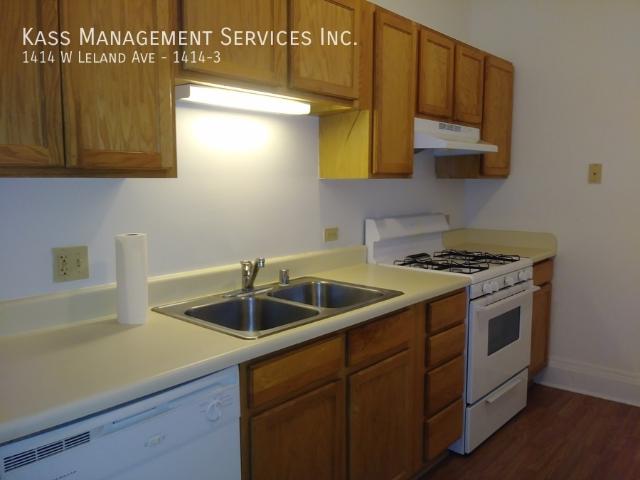 2 BR, 1 BA Apartment 1414 W Leland Ave, Chicago, IL 60640