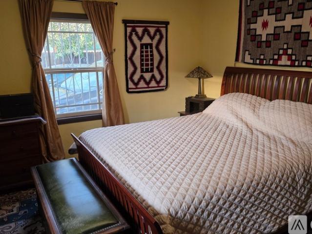 2 BR, 1 BA Apartment 1415 West 49th Street, Los Angeles, CA 90062