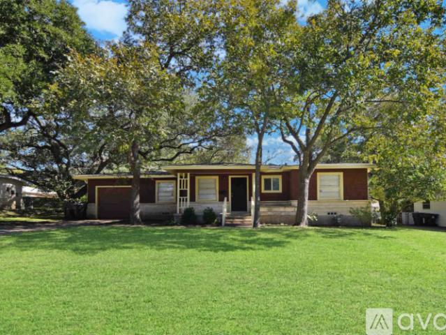 2 BR, 1 BA Apartment 1417 Live Oak Dr, Temple, TX 76504