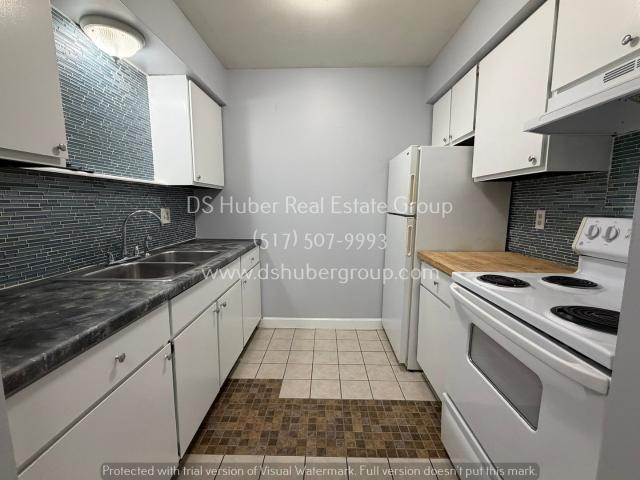 2 BR, 1 BA Apartment 1418 Vine St, Lansing, MI 48912