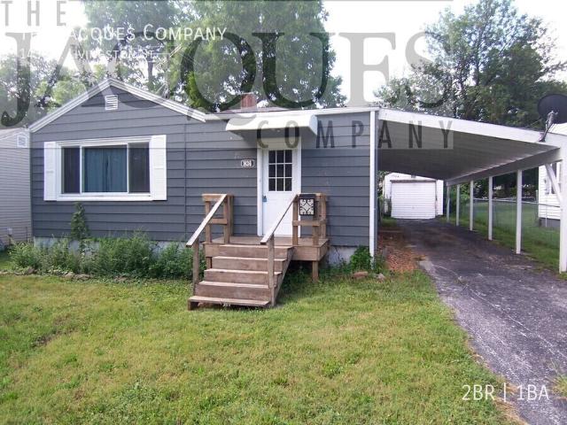 2 BR, 1 BA Apartment 1436 E. Livingston St Springfield, MO 65803