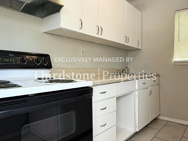 2 BR, 1 BA Apartment 1437 West 26th Street, Jacksonville, FL 32209